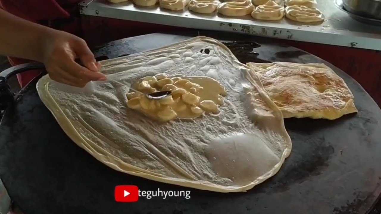 Roti canai pisang special Kelantan street food - YouTube