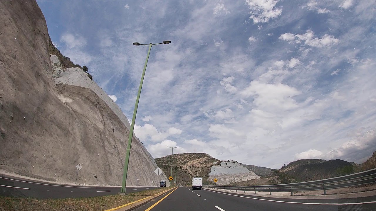 Via Collas - Tababela - Quito - TimeLapse - YouTube