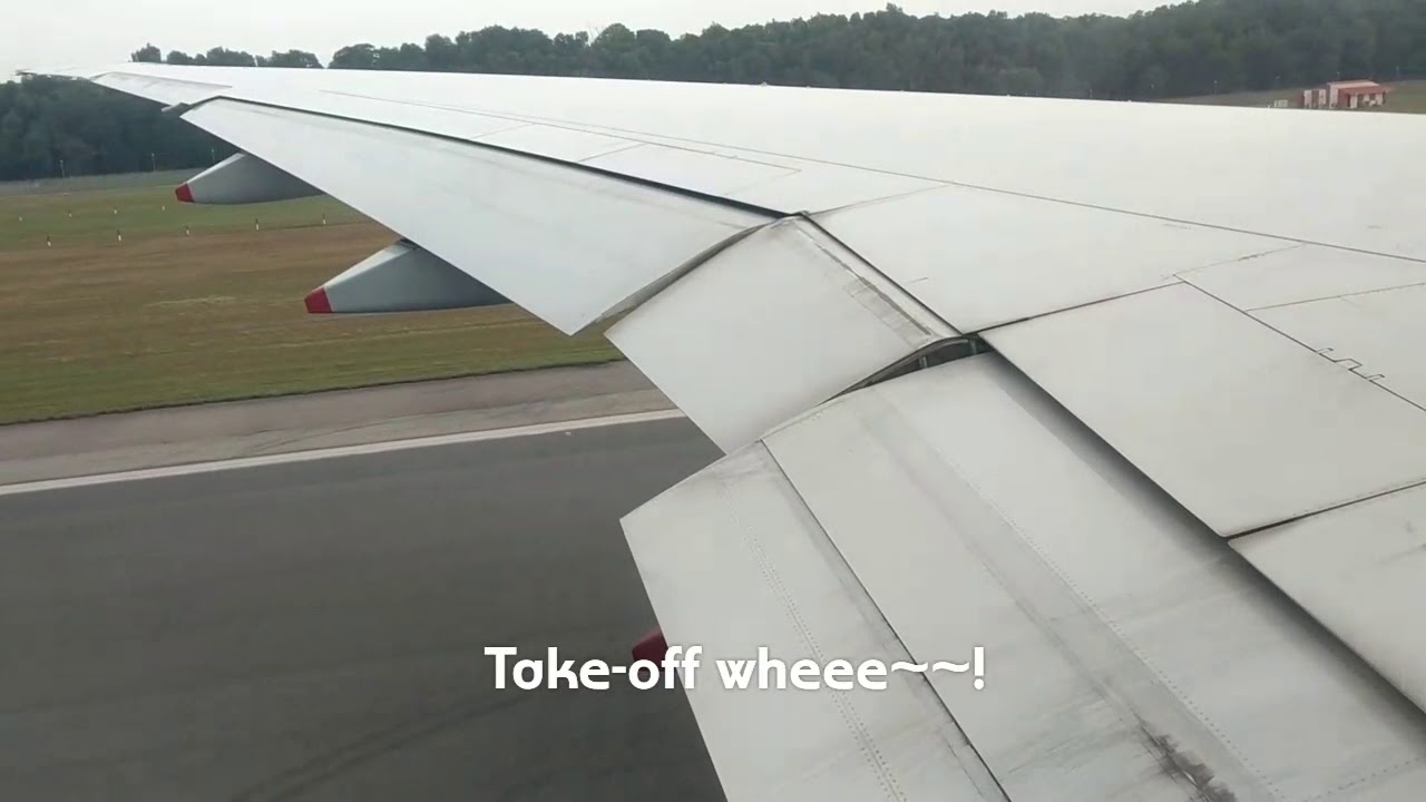 Singapore Airlines SQ828 Take Off and Landing - YouTube