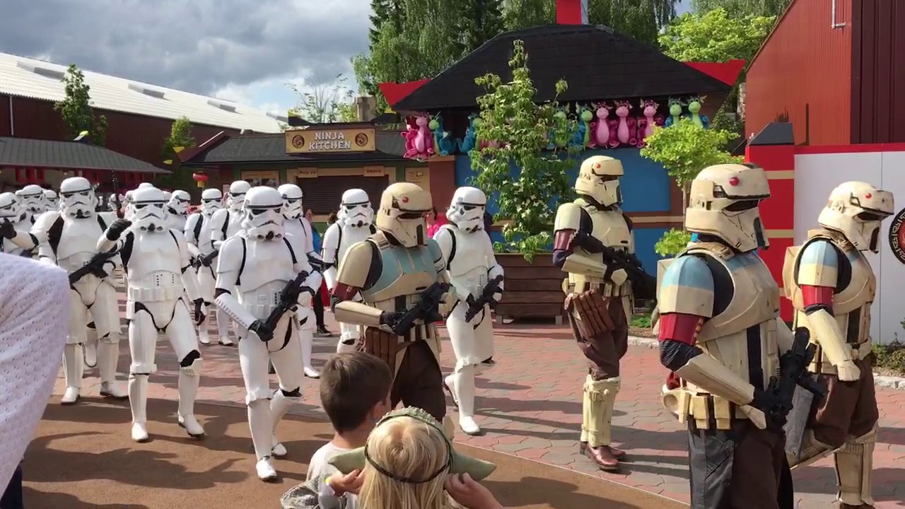 Star Wars day parade - YouTube