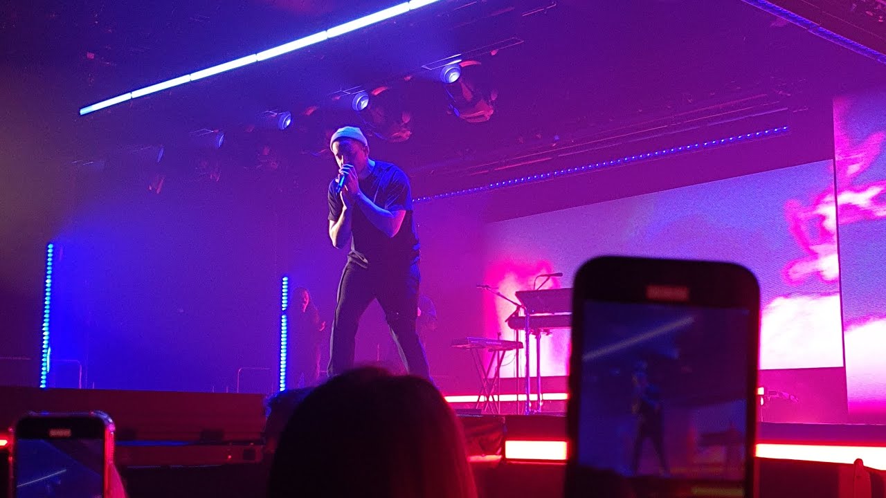 Dermot Kennedy The Sonder Tour Prague Kiss Me Youtube