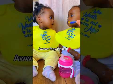 so cute 🥰 video lucu bayi saat ciuman#shorts #funny