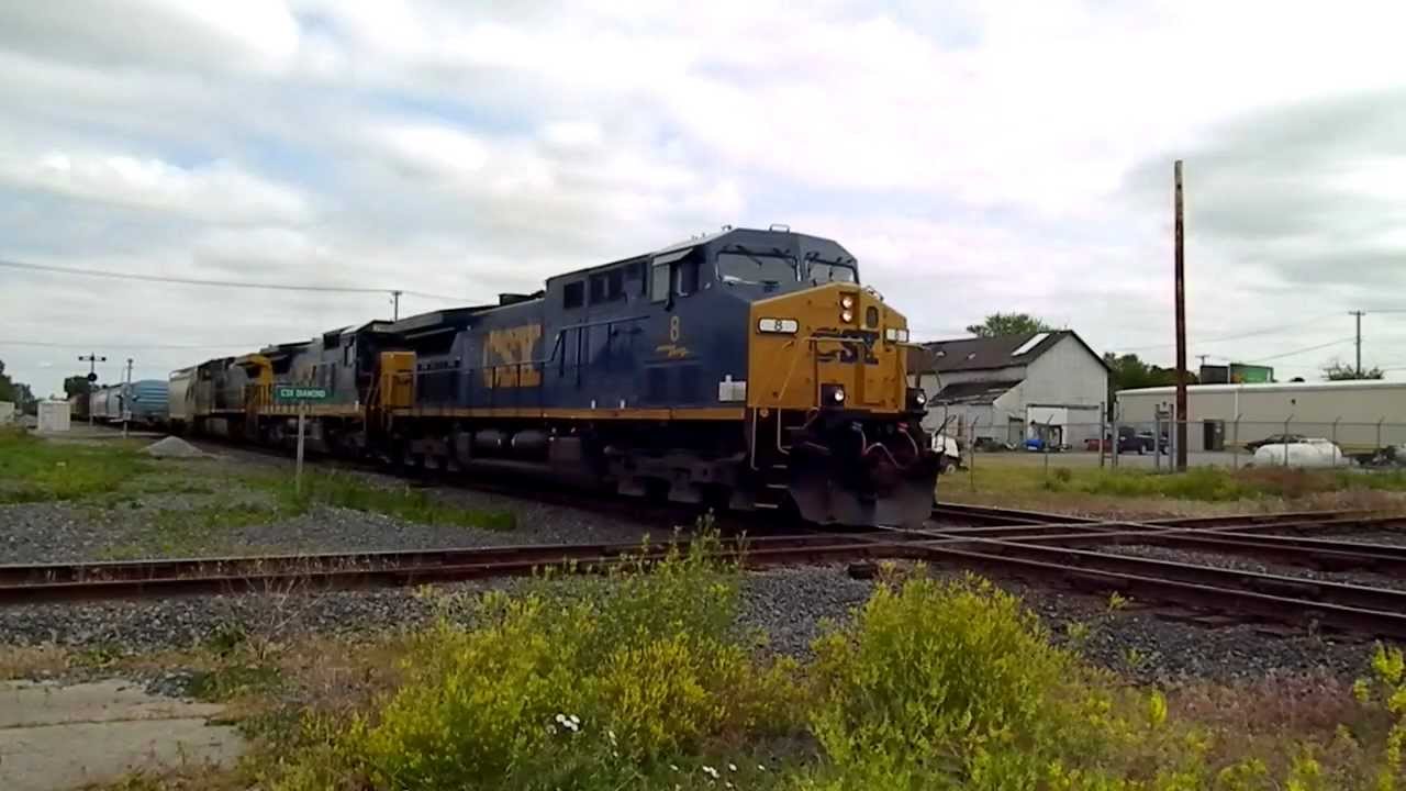 CSX 8 with mixed freight crosses the CF&E diamond in Lima, Ohio - YouTube