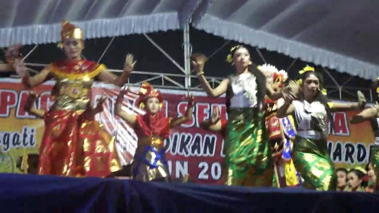 TARI KREASI ___ BERPOLAKAN TRADISI (TARI BALI) PERPADUAN TARI PENDET ...