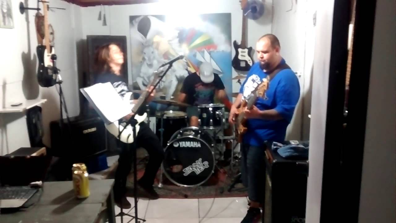 brincando um poko rock n roll - YouTube