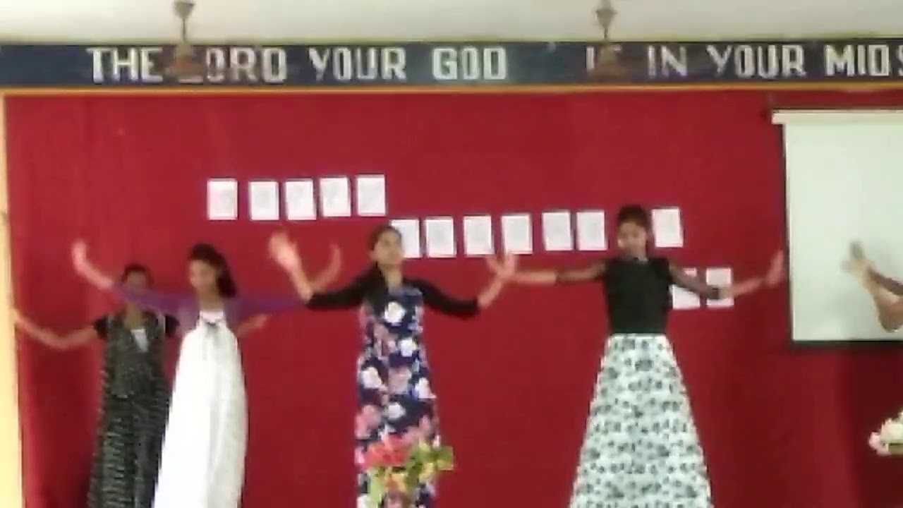 ED Thomas hr sec girls dance - YouTube