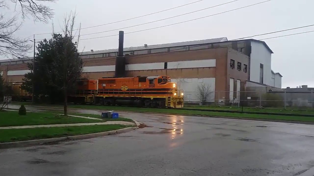 GEXR Salt train arriving back in Stratford April 20 2017 - YouTube