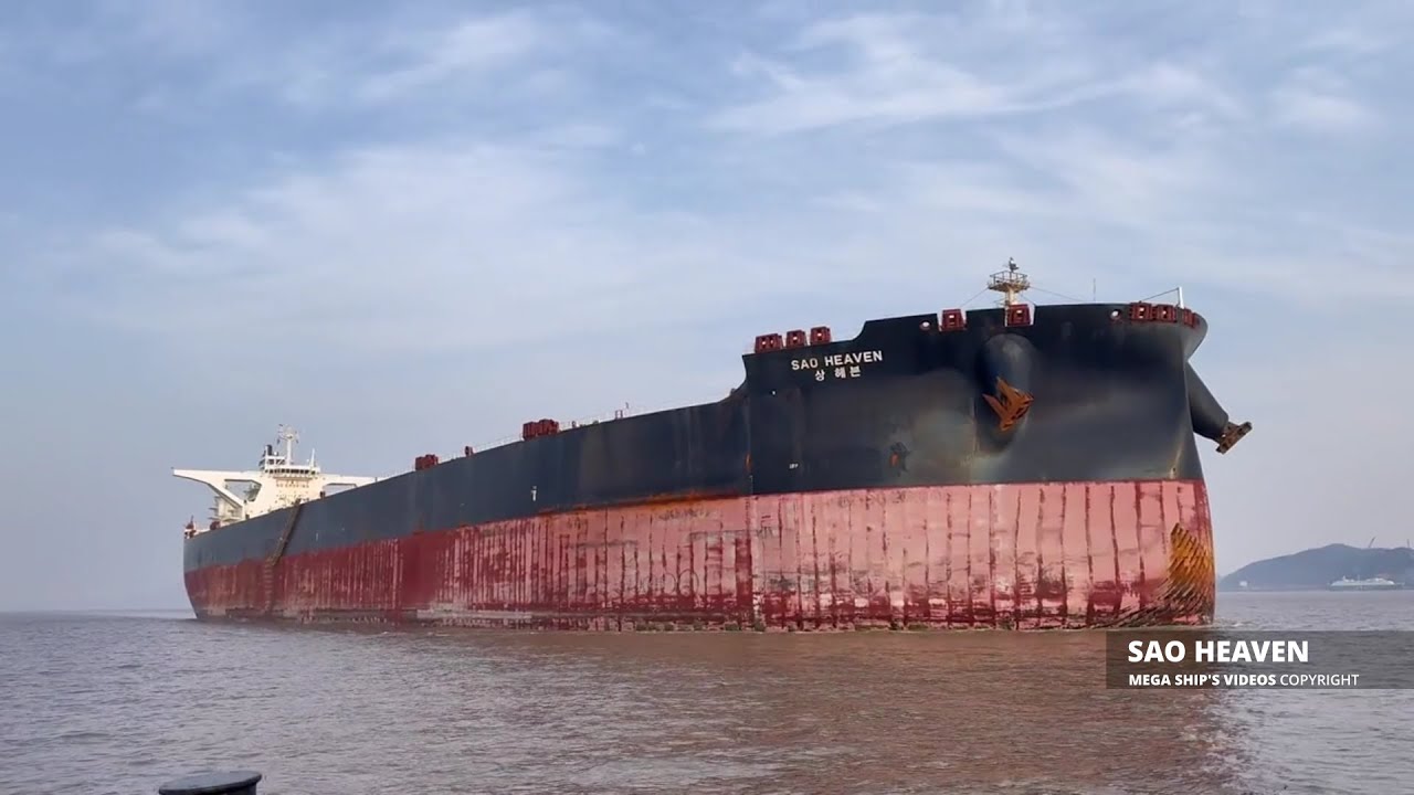 Sao Heaven | handling the mega ore carrier leaving the IMC Shipyard ...