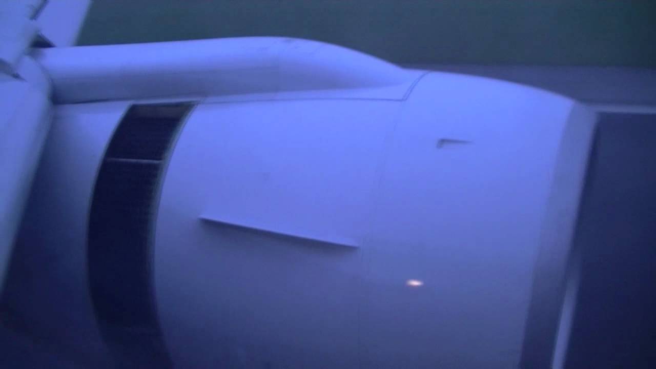 Boeing 777-200 reverse thrust - YouTube
