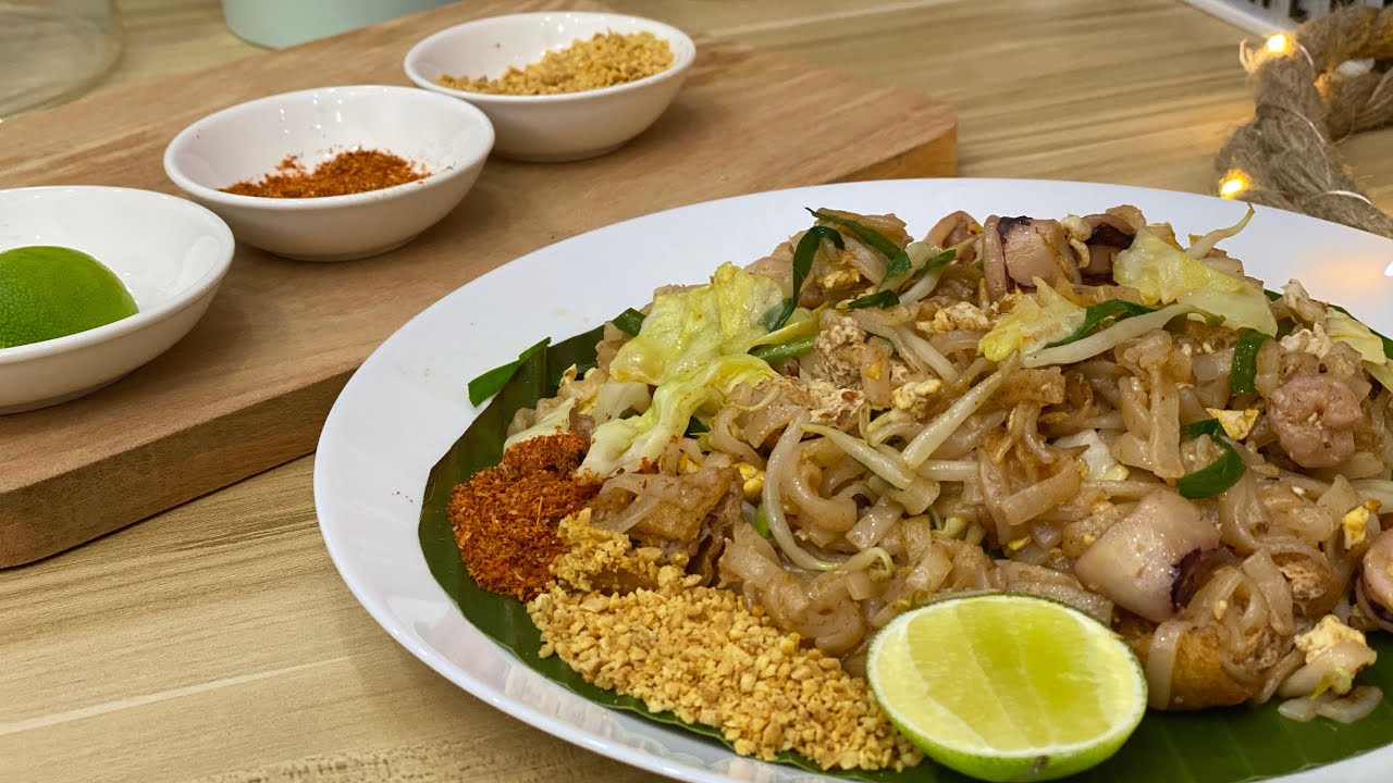 MEE PHAD THAI | Phad Thai Rice Noodles - YouTube