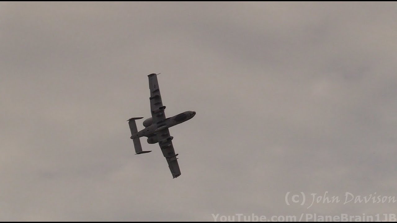 2024 Spirit of St. Louis Air Show (Sunday) - 2x Ship A-10 Thunderbolt ...