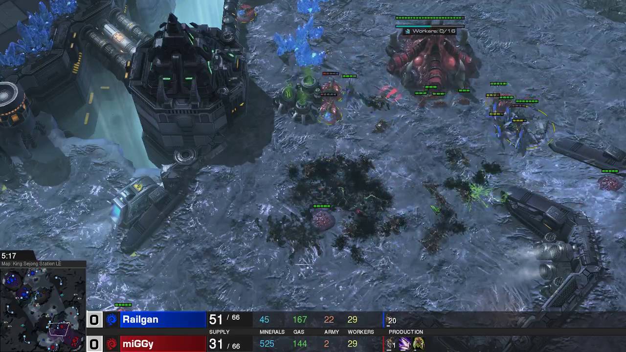 Starcraft 2: ZvZ Dealing with 12 Pools - YouTube