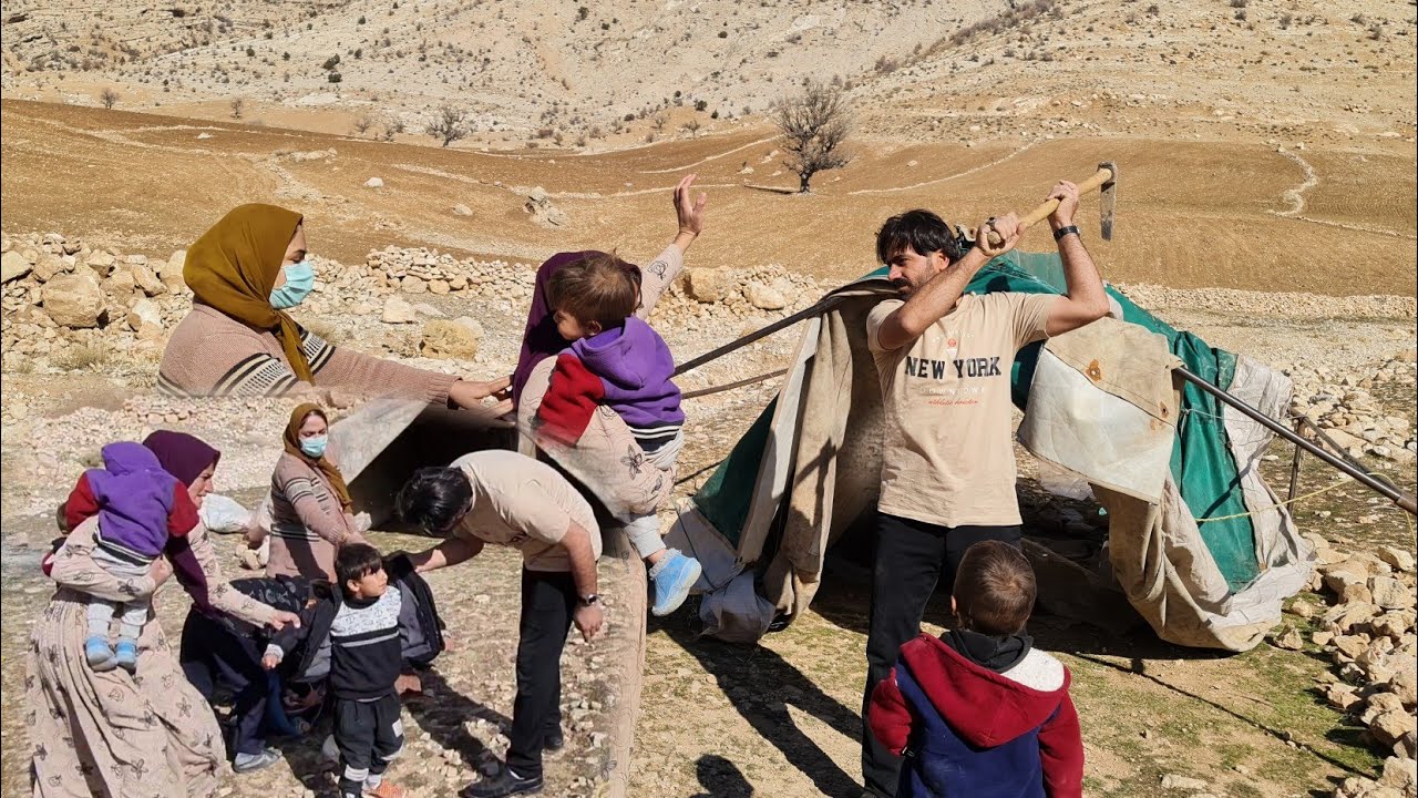 Nomadic women's patience and strength in the face of problems - YouTube