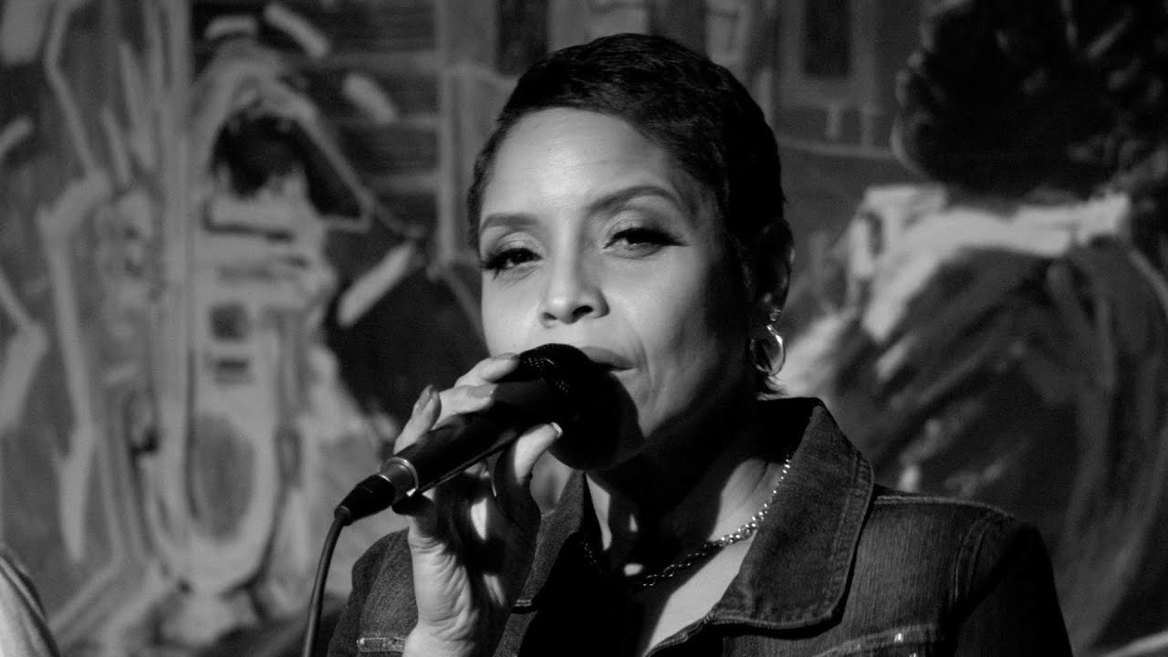 Deon Q with @KCOOKSMUSIC at @ChocolateSecrets Cover of Jill Scott's ...