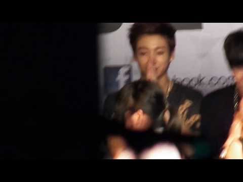 [HD] 131129 BTS Jungkook Hi-Touching with fans @ MBK