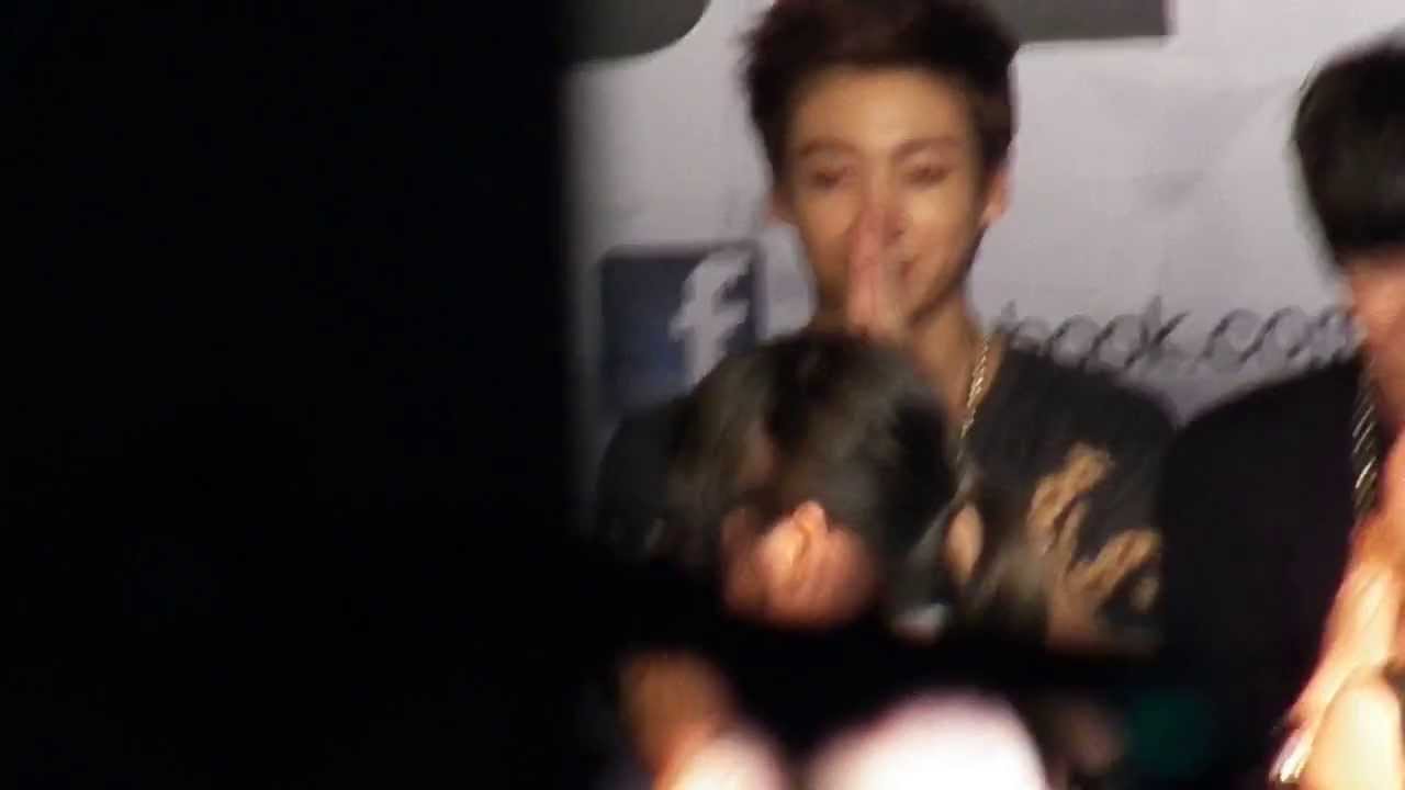 [HD] 131129 BTS Jungkook Hi-Touching with fans @ MBK - YouTube
