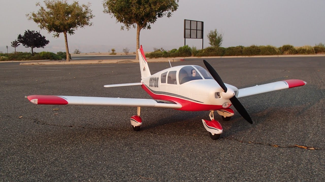 E-flite Cherokee 1.3m BNF - MAIDEN FLIGHT Short Hops and Grass Ops ...