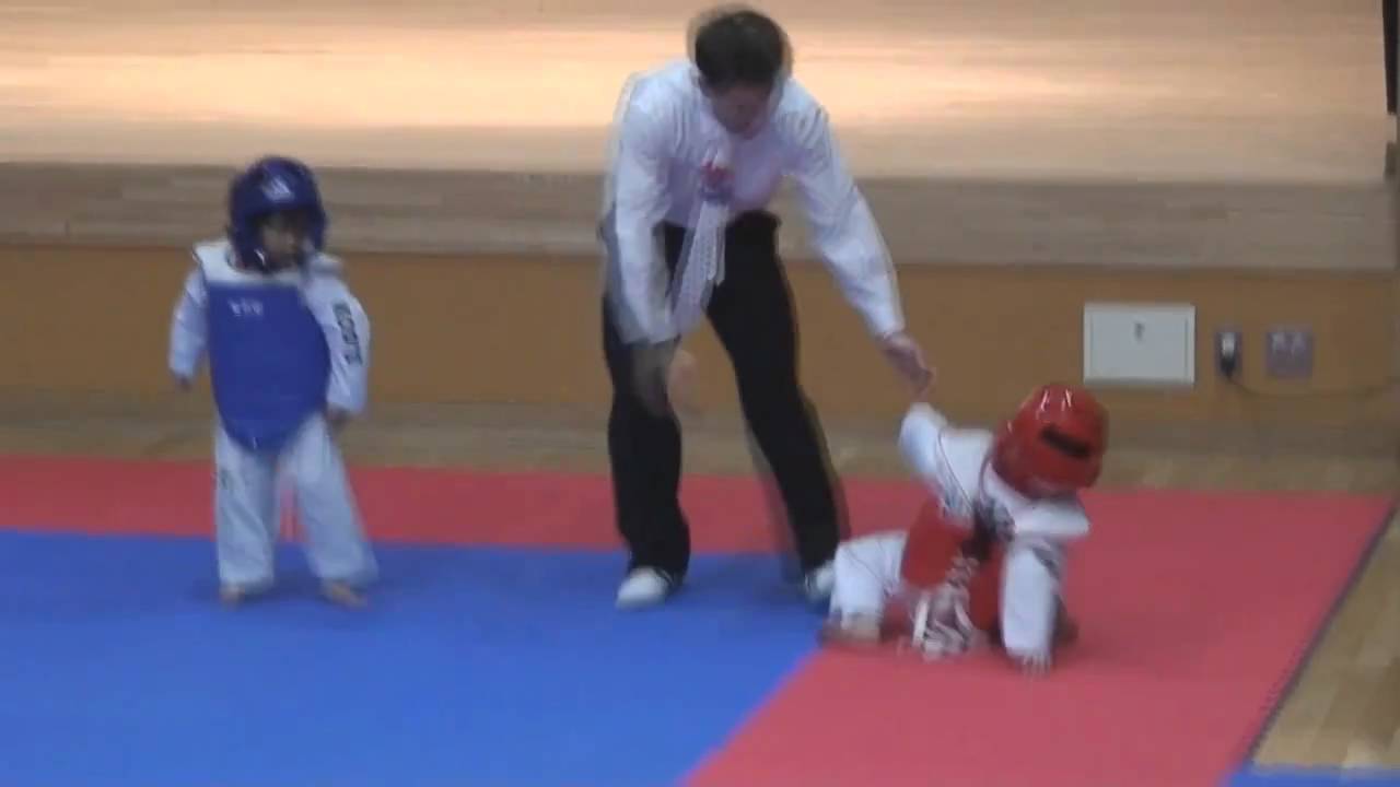 Mini Taekwondo - YouTube