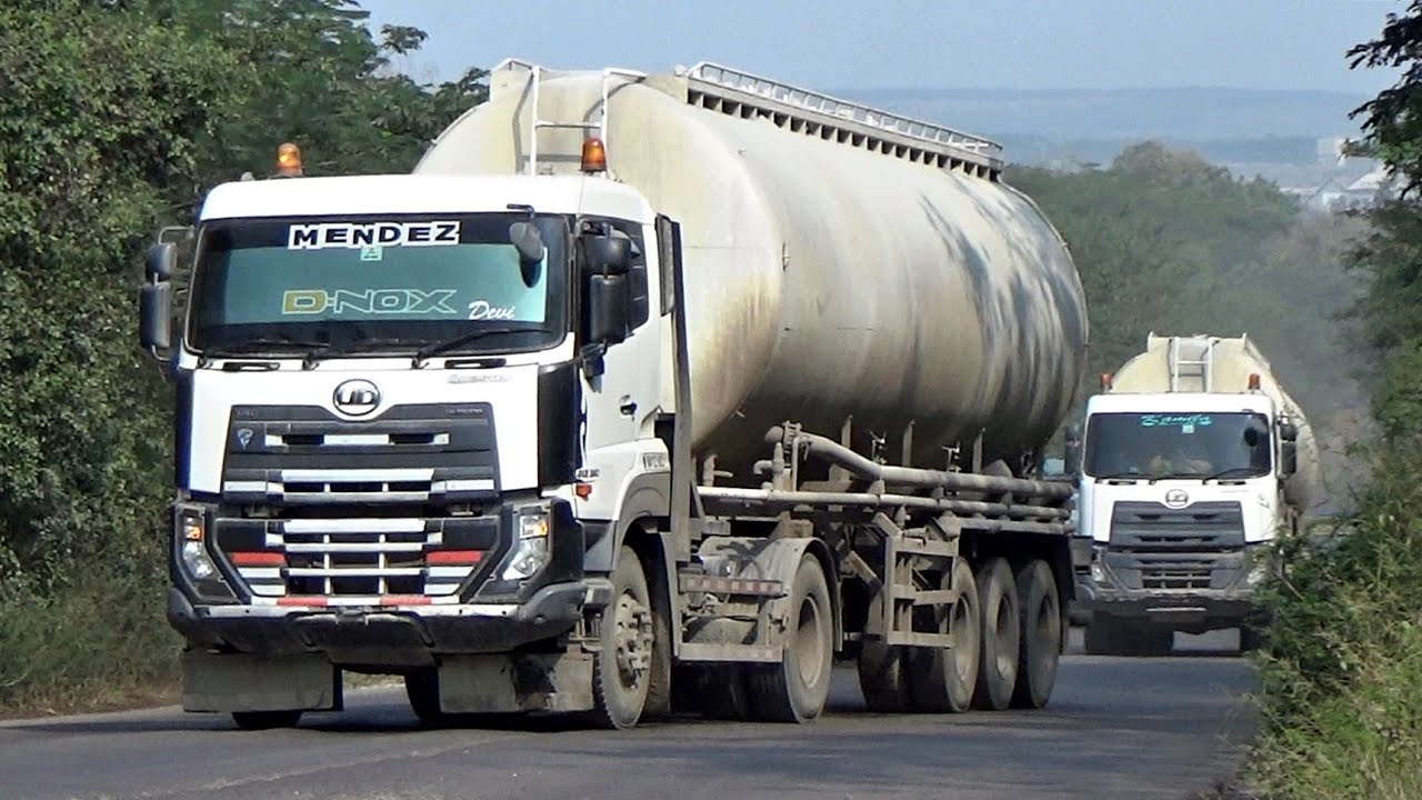 Banyak Bulk Tanker Jumbo Muatan Berat - YouTube