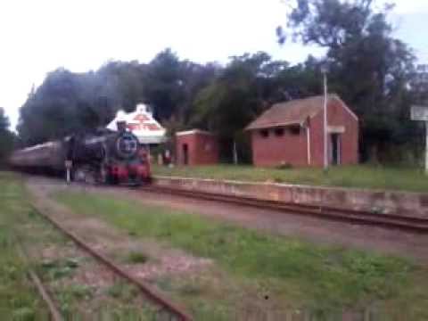 Old school Steam Engine, Steam Train; Locomotive - YouTube