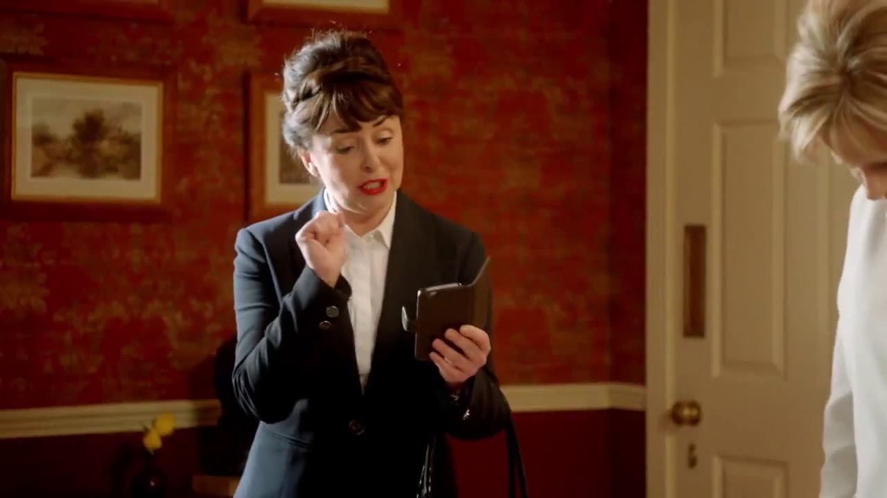 Tracey Ullman Angela Merkel Wonder Woman - YouTube