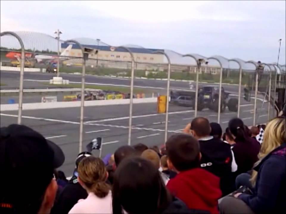 Scotia Speed World: Monster Jam Clips 2011 - YouTube