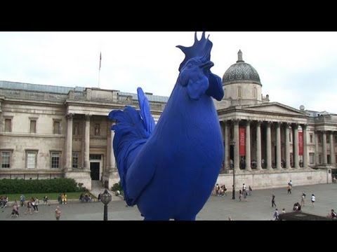 Sacrebleu, un coq géant sème la discorde à Londres ! - YouTube