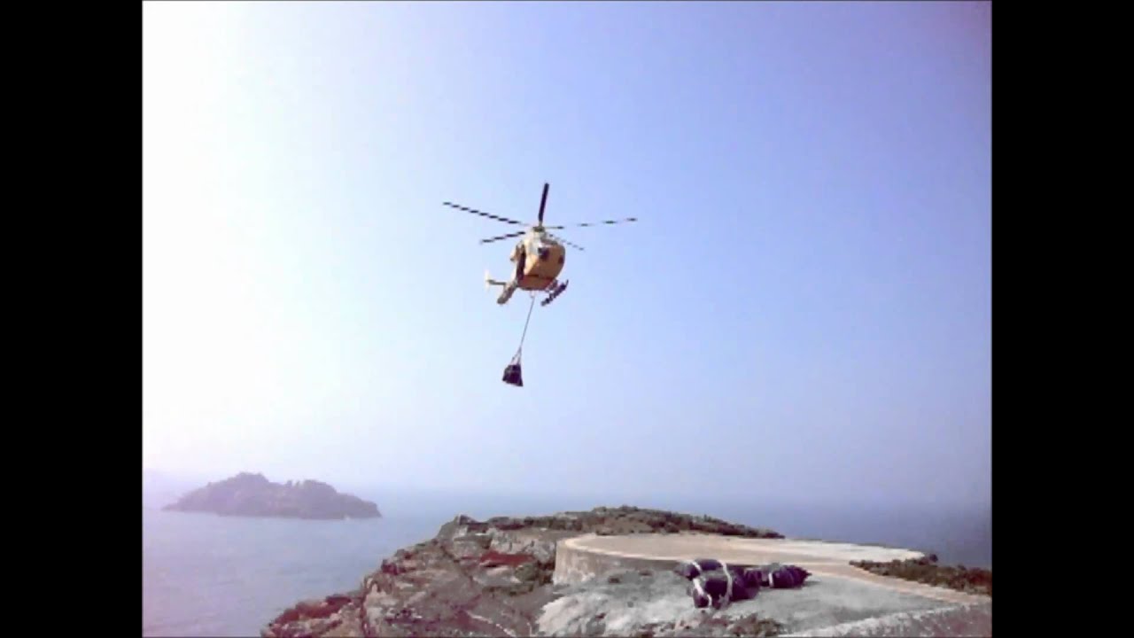 MD 900 Explorer G-LNAA Underslinging. - YouTube