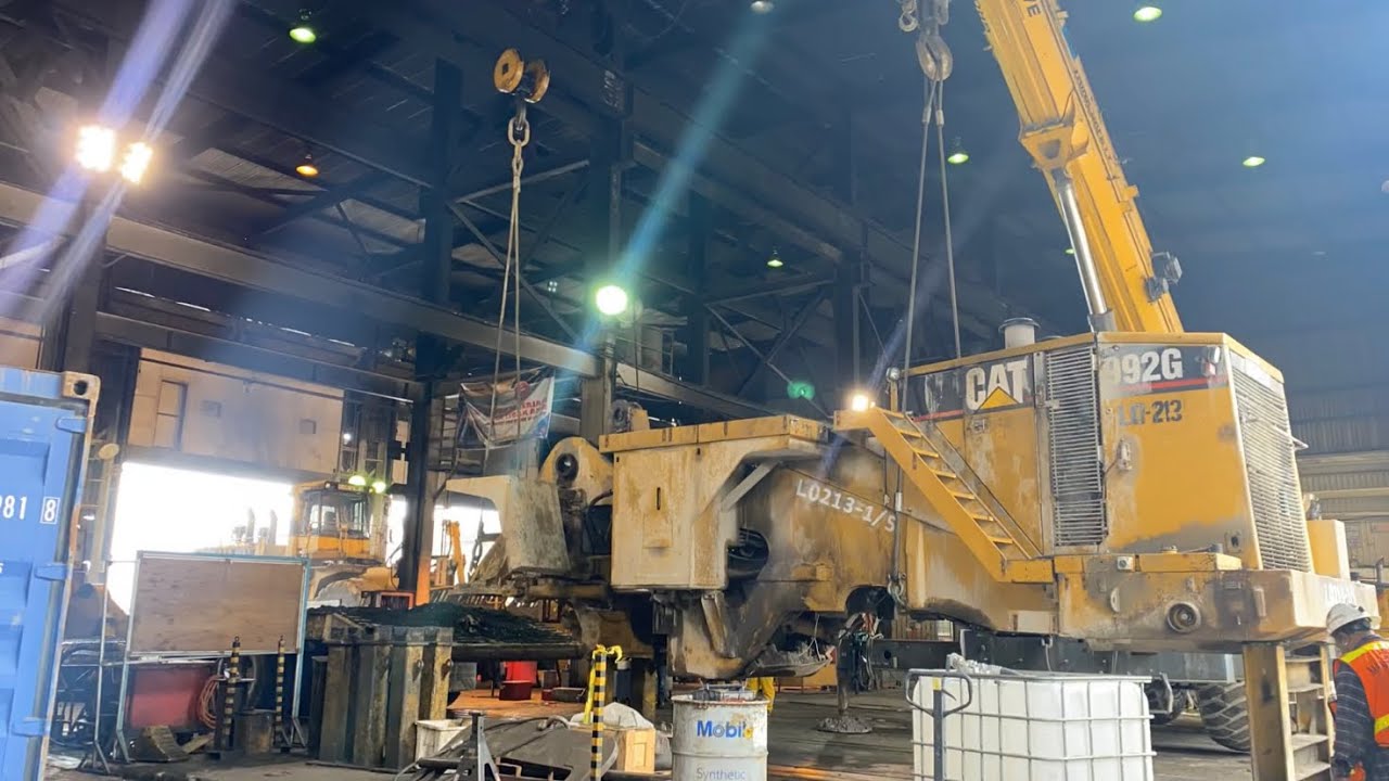 Proses Pengangkatan Alat berat Caterpilar Loader 992 - Time Lapse - YouTube