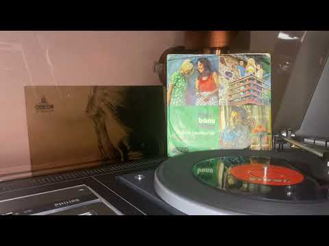 Zafer Banu Hülya* – Kalbim İstanbul'da / Kaleden Top Atarlar