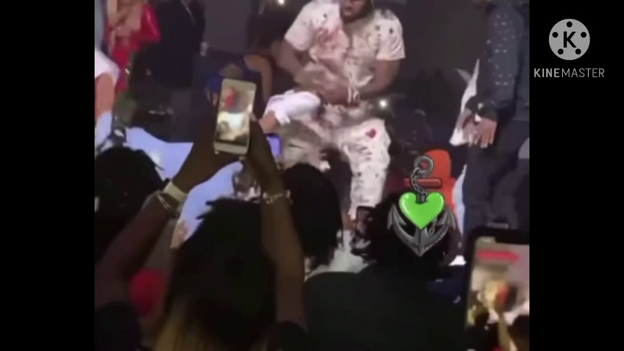 Rod Wave Falls off stage Flame Session - YouTube