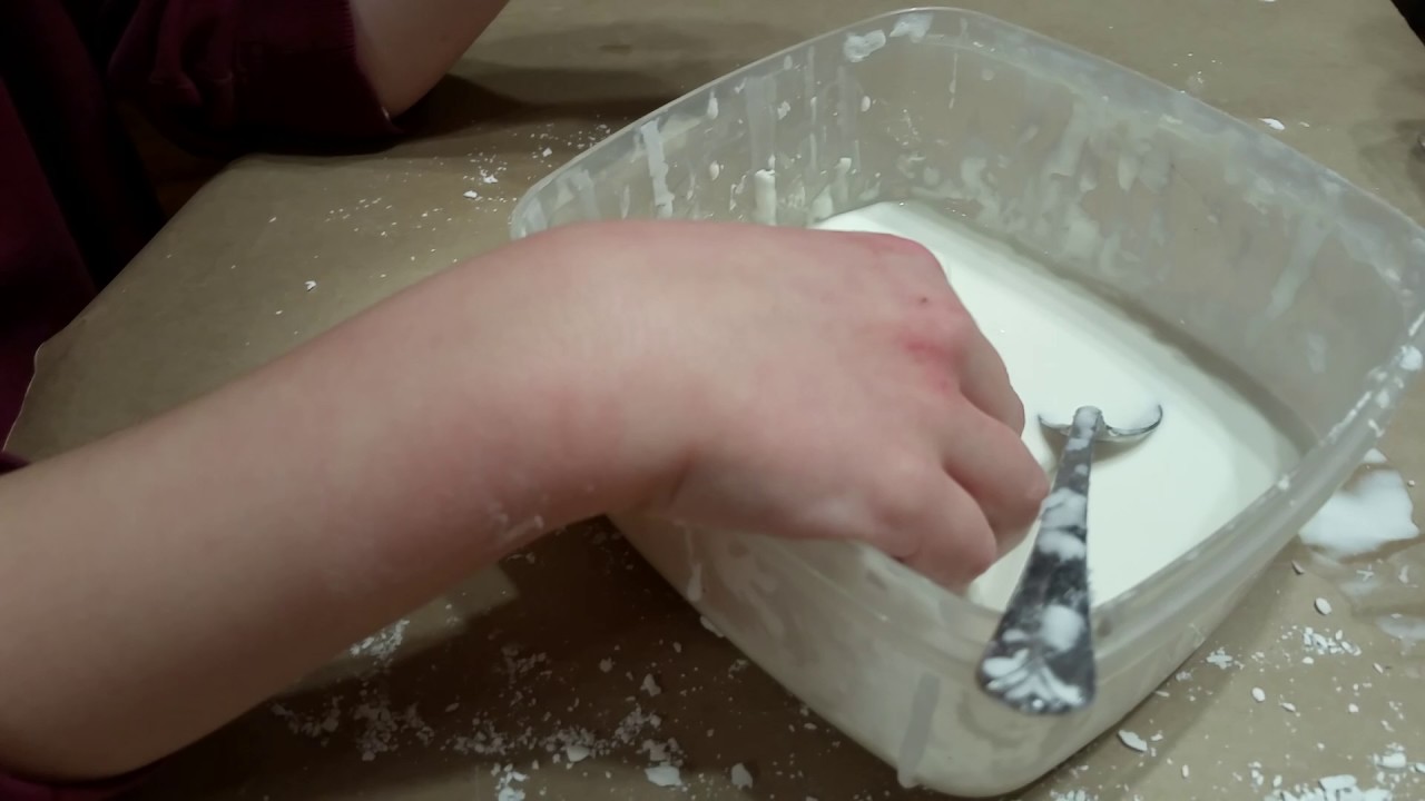 Easy Non-Newtonian Fluid. Hours of fun (Oobleck) - YouTube
