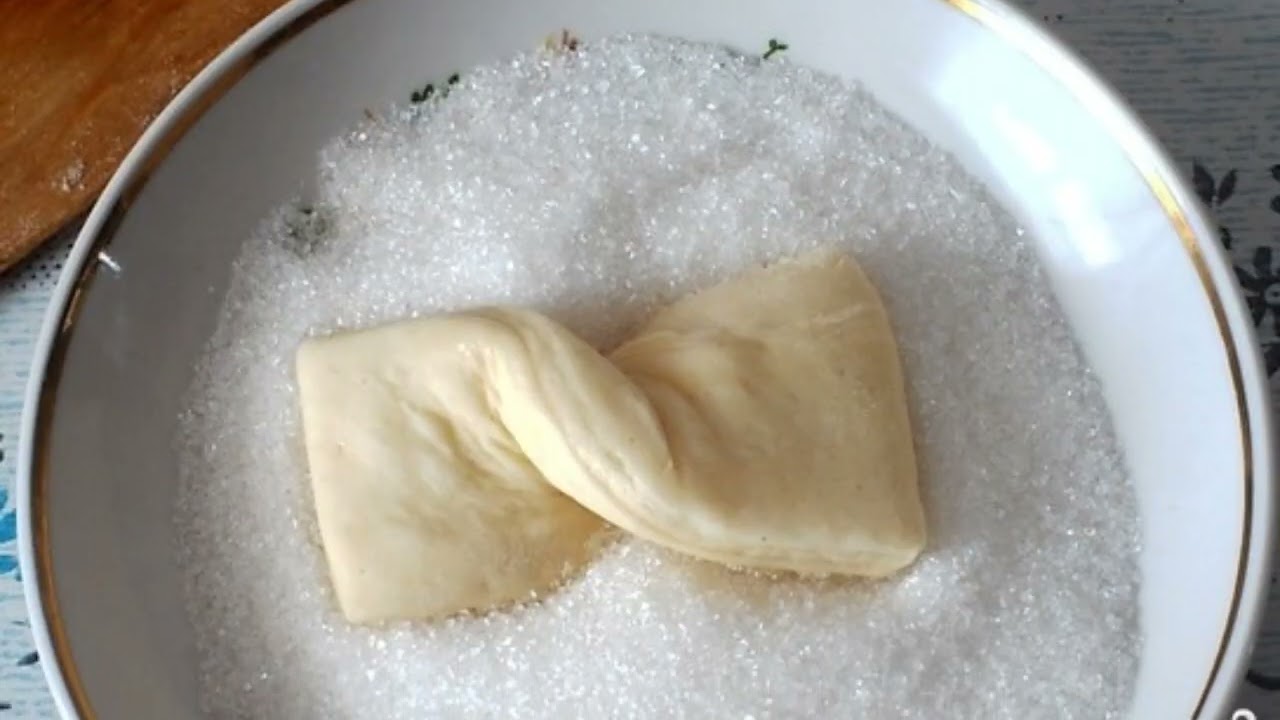 Puff pastry bows - YouTube