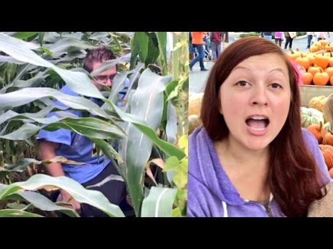 FAT GUY POOPS IN THE CORN MAZE! - YouTube