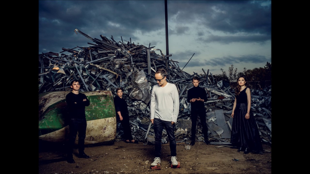 Artur Rojek +Kwadrofonik - I Float Alone - YouTube