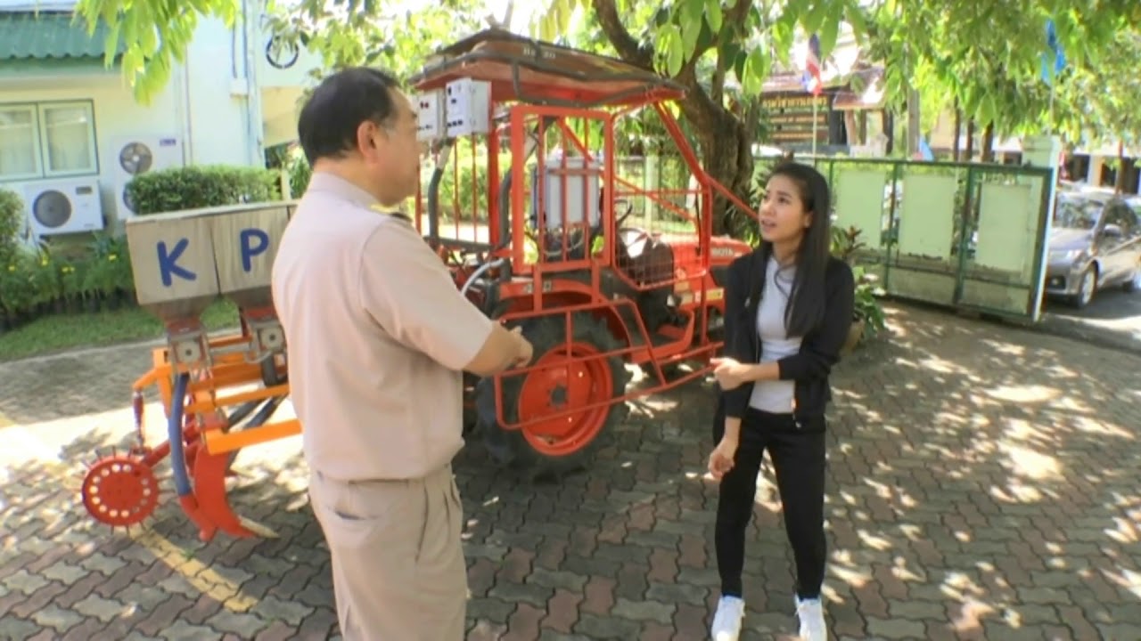 Fertilizer applicator for sugarcane "precision farming" - YouTube