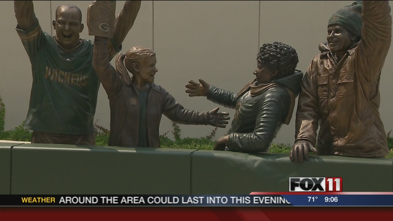 LeRoy Butler unveils Lambeau Leap statue - YouTube