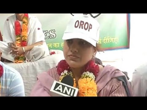 Union Minister VK Singh's daughter joins OROP protests