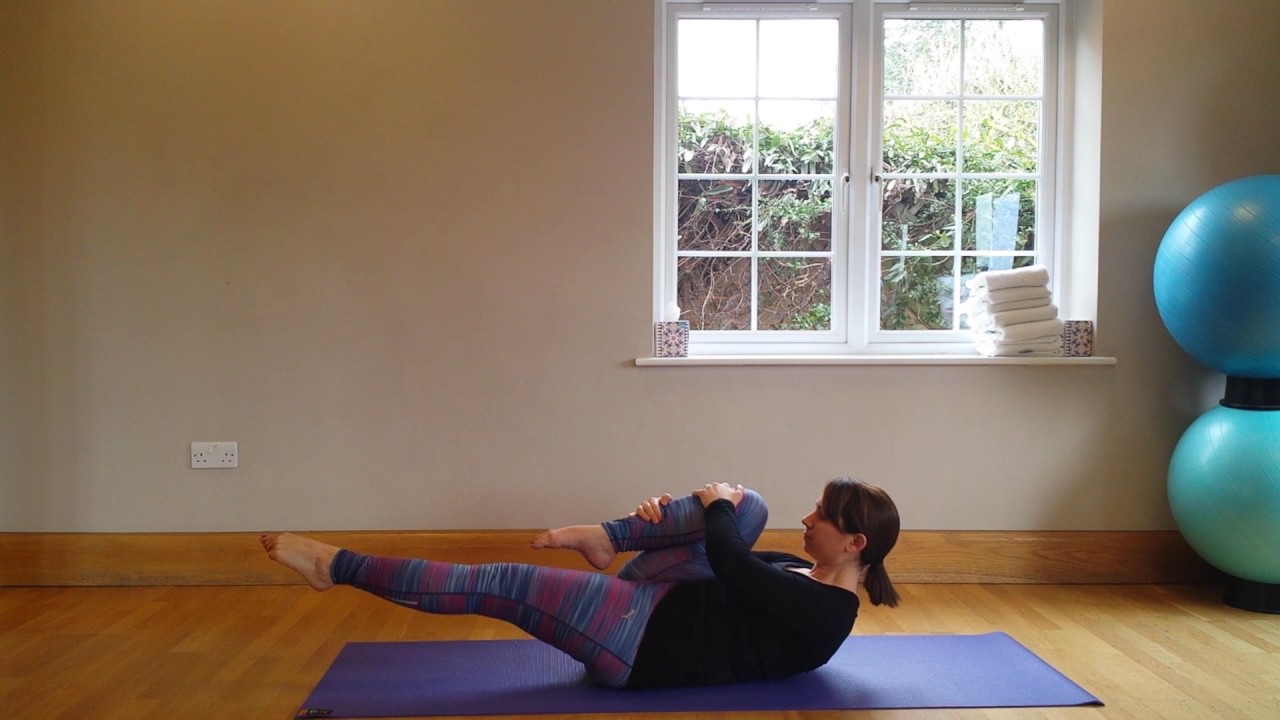 Single leg stretch - YouTube