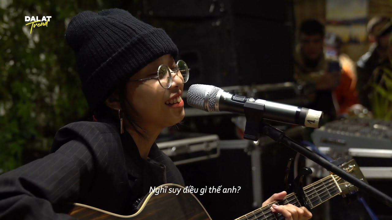 Hãy Nói Đi - Uyên Pím live at YAHE Cafe || Đà Lạt Trend Acordes - Chordify