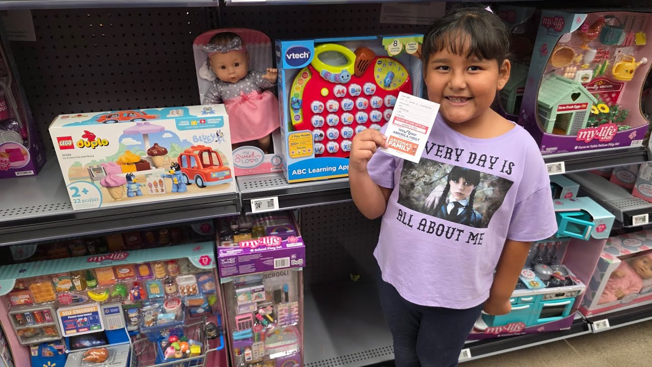 Holiday Joy at Walmart: Dany Picks Gifts for a Lucky Kid! - YouTube
