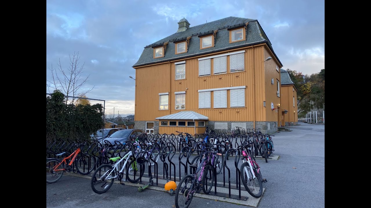 Omvisning på Sande skole - YouTube