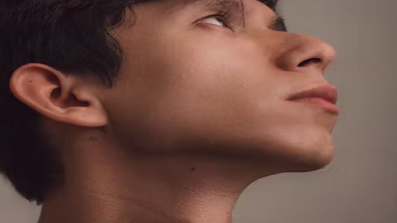 how to get a defined jawline in only 3 minutes - YouTube