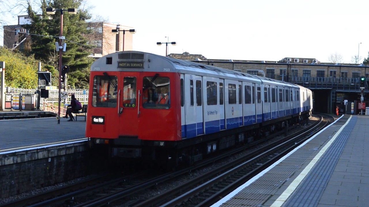 London Underground - D78 Stock Rail Adhesion Passing Harrow-on-the-Hill ...