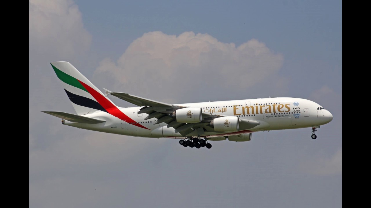 18.2 2017 : Airbus A321 231 "Vueling" + Airbus A380 861 "Emirates ...