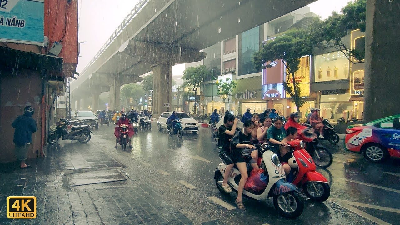 The first Heavy Rain of the Summer 2023 | Walking in the rain | Hanoi ...