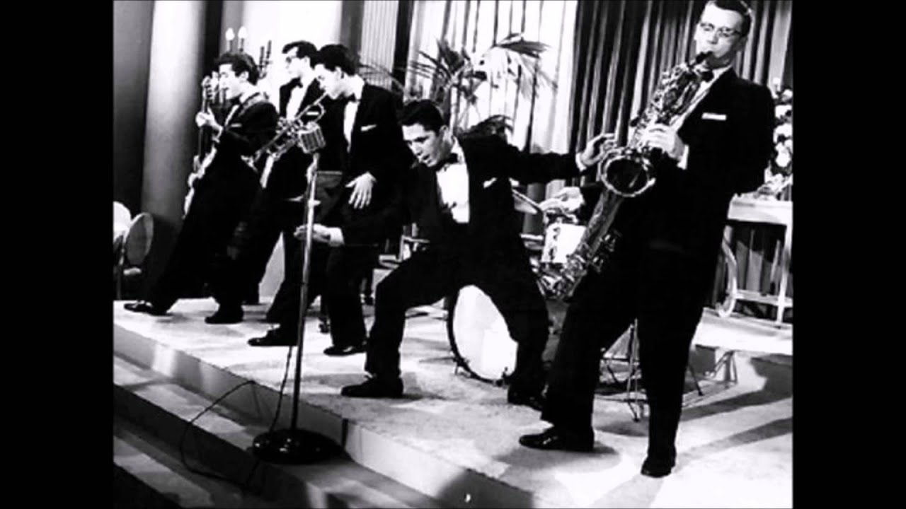 FREDDIE BELL & THE BELLBOYS THE HUCKLE BUCK - YouTube