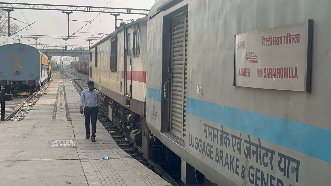 12066 Delhi Sarai rohilla Ajmer Jan Shatabdi चलते ही हुई चैन पुल्लिंग 🥹 ...