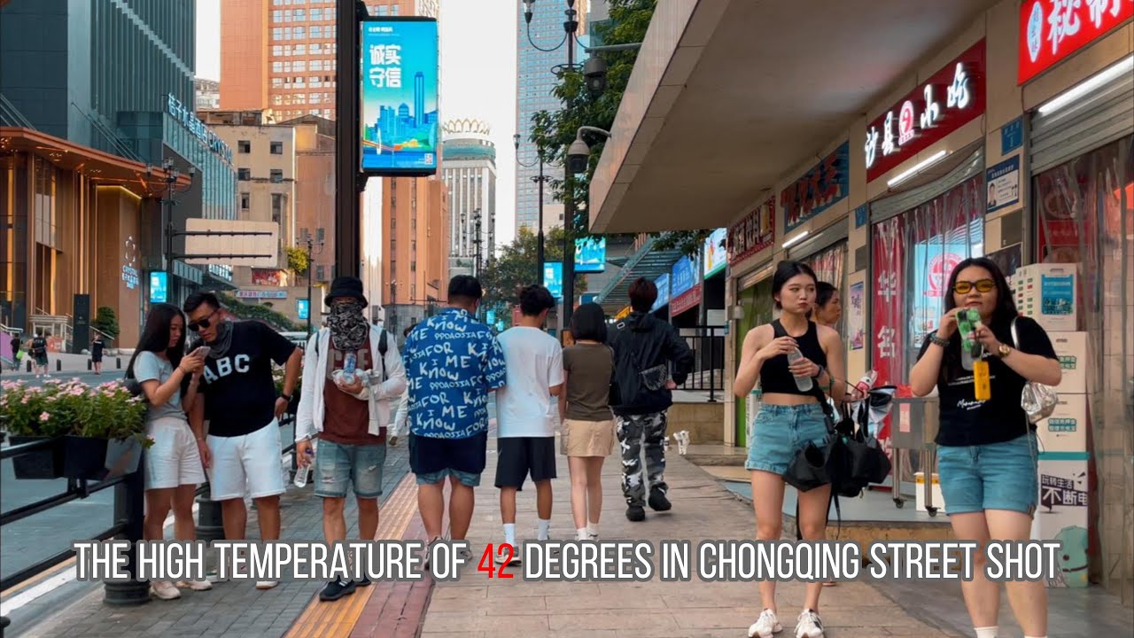 There are so many beautiful women in Chongqing in China - YouTube
