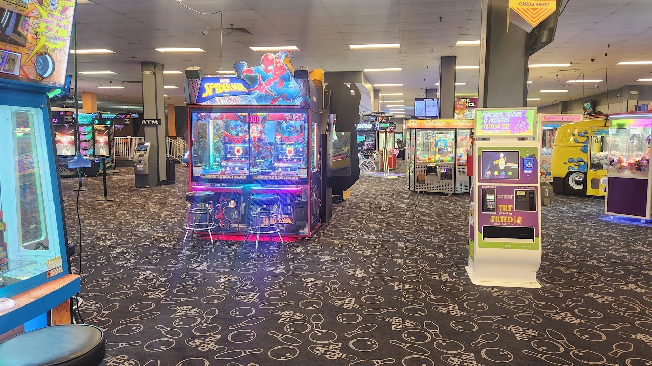 Jackpot Mike is LIVE at the arcade, claw machines, coin pushers, prizes ...
